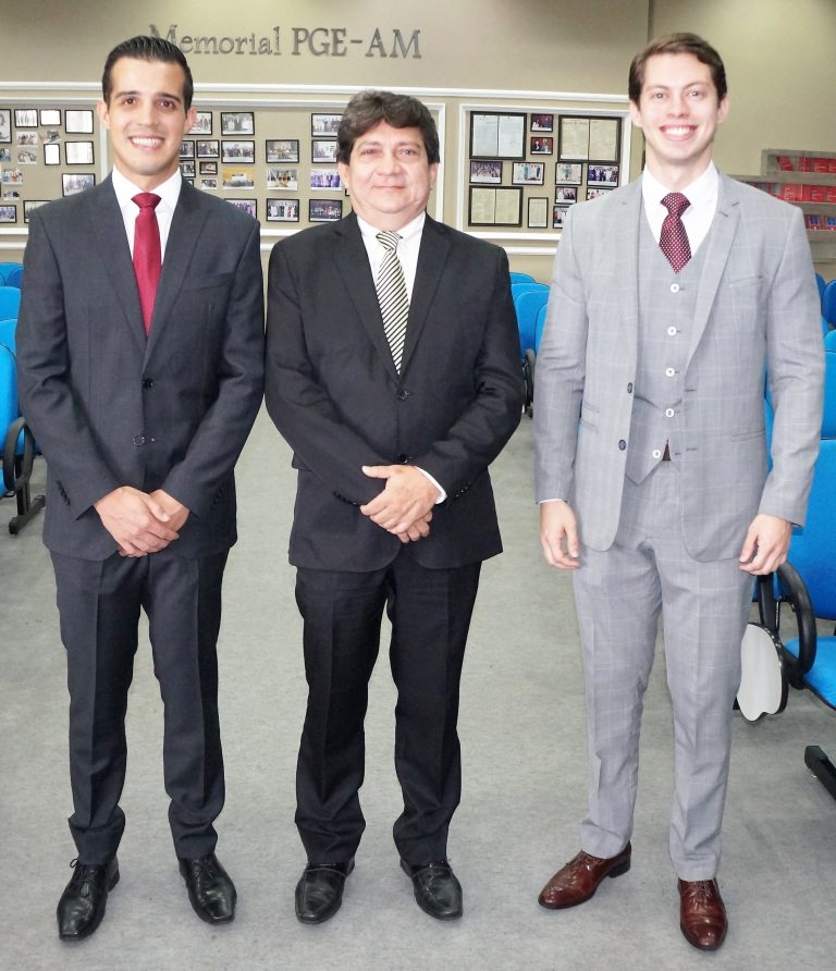 Novos procuradores do Estado são empossados na PGE-AM - PGE-AM