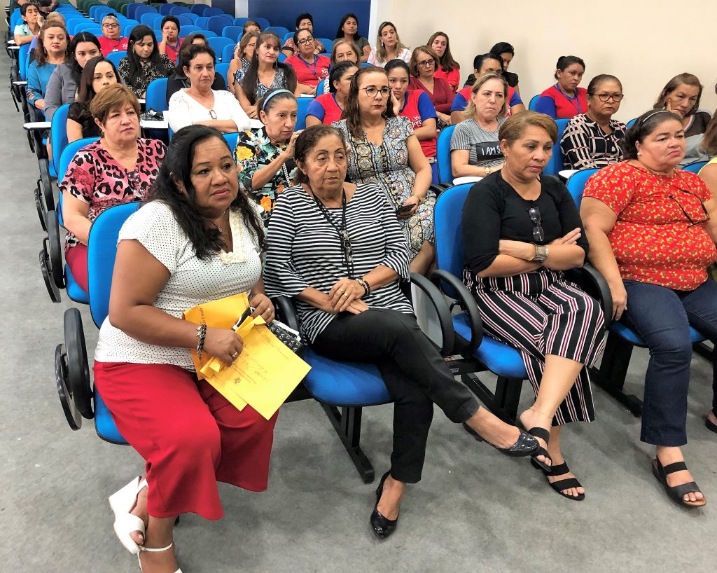 PGE-AM presta homenagem às mães - PGE-AM